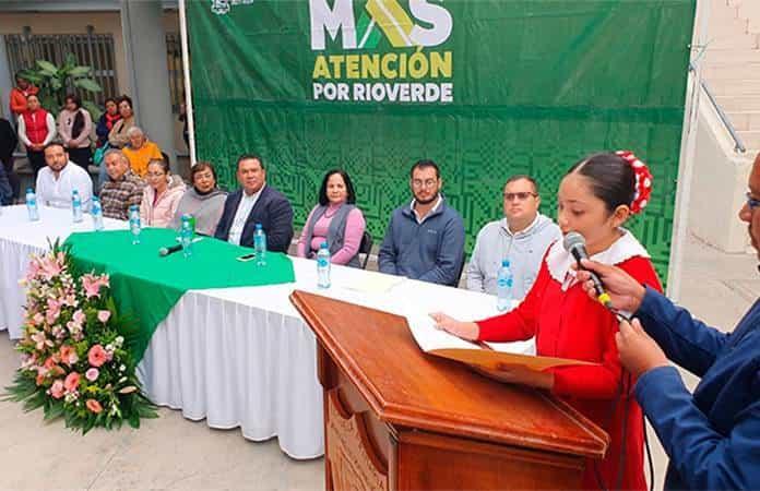 Inaugura alcalde baños en escuela “Josefa Ortiz”