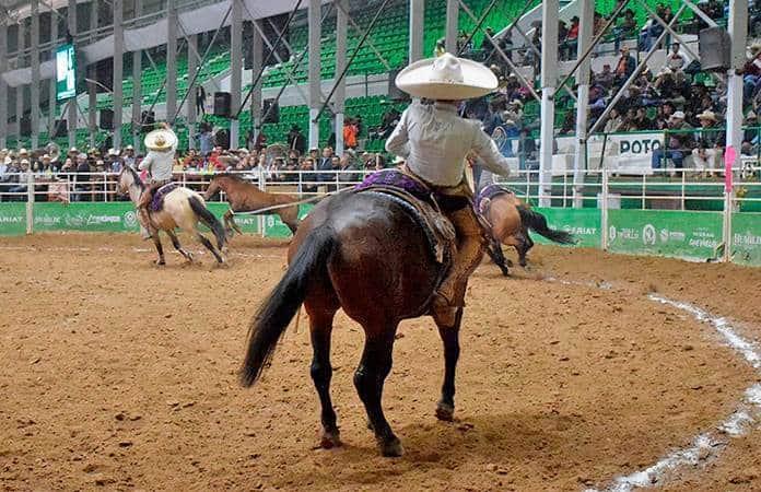 Avanzan El Soyate y Charros de Morelia