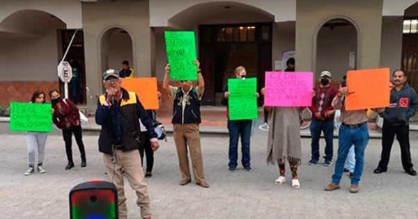 Realiza FDVP plantón frente a la Presidencia