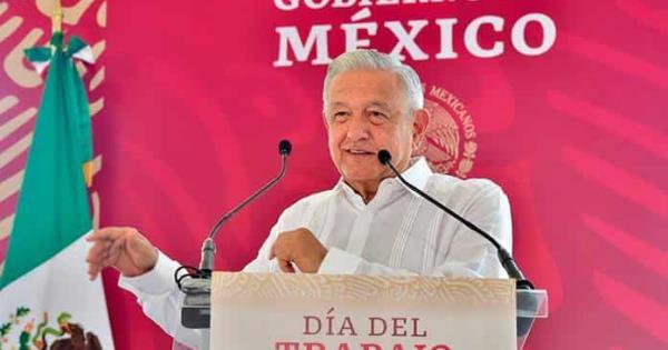 Promete AMLO concluir obras Promete AMLO concluir obras