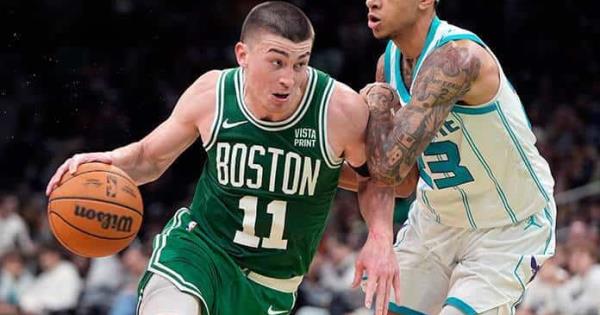 Los Celtics aplastan 131-98 a los Hornets
