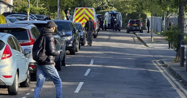 Ataque Con Espada En Londres Hombre Armado Detenido