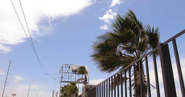 Fuertes vientos no dejaron daños en SLP capital