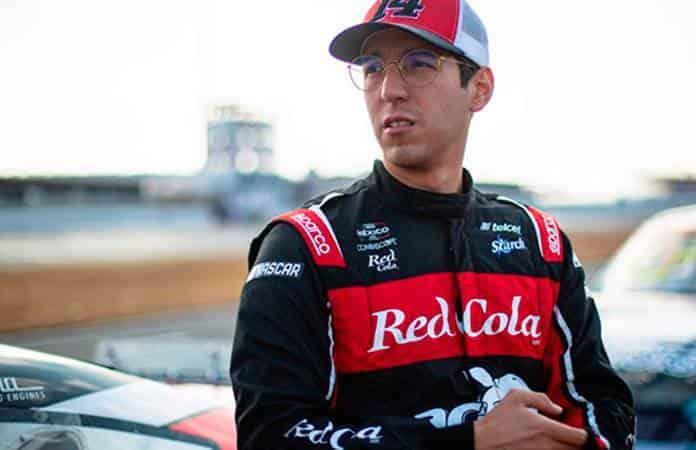 Alex De Alba va por el podio en Nascar