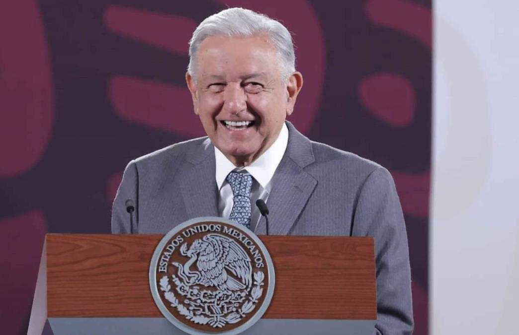 AMLO califica de risa las críticas de Zedillo a reforma