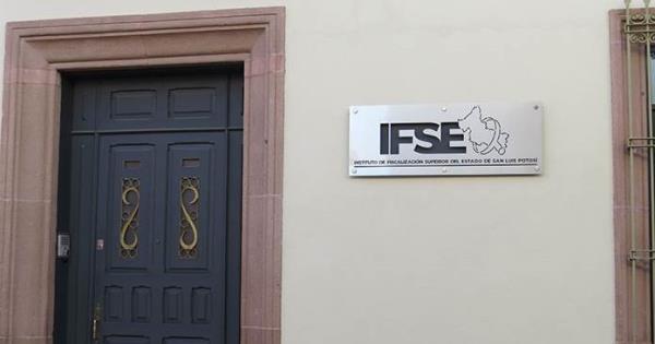 Promueve el IFSE acción penal contra 5 dependencias