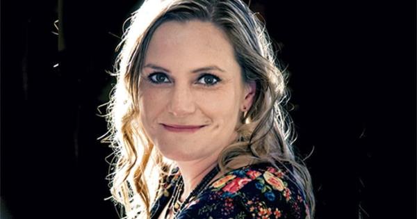 Andrea Cote, galardonada por dar voz a mujeres migrantes