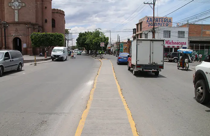 "Que cumpla norma y que se haga puente a desnivel"