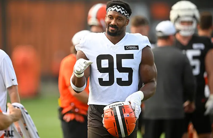 Jugará Myles Garrett con los Rams