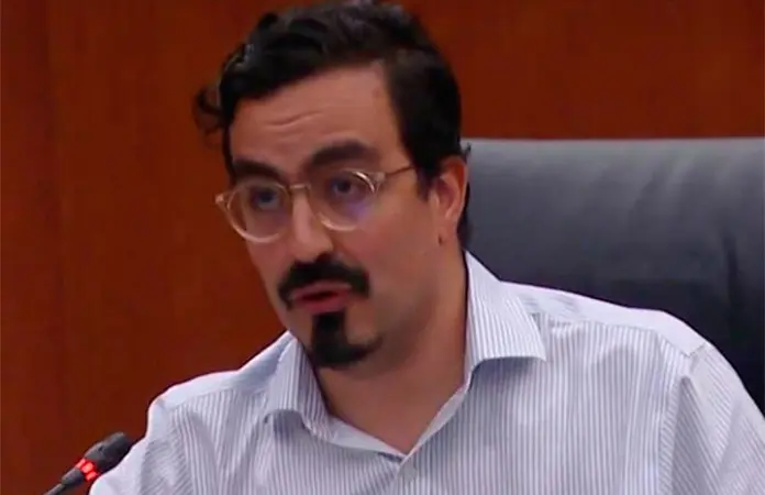 "Ley Serrano se hizo sobre las rodillas"