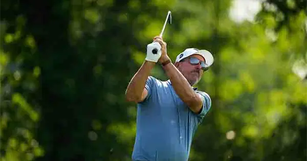 Expulsan a Mickelson de club de golf