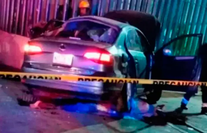 Automóvil "fantasma" atropella y mata a joven